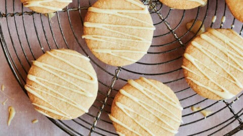 Mary Berry Posh White Chocolate Shortbread Biscuits - Mary Berry Recipes