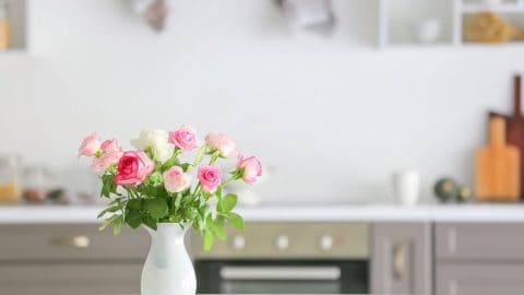 Roses in the Kitchen: Craft Delicious Dishes with Blooms - Mary Berry ...