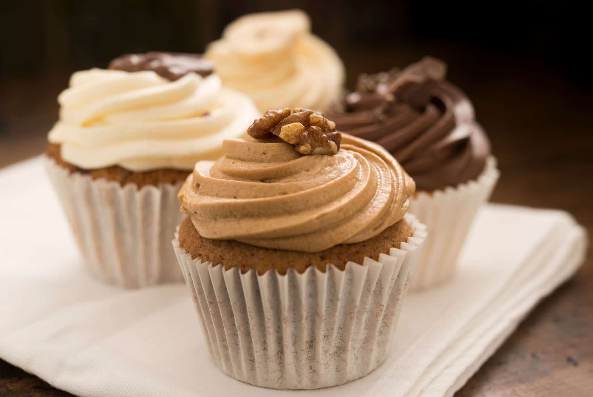 Mary Berry Vanilla Vegan Cupcakes (Fluffy, Easy, 1-Bowl Recipe) - Mary ...